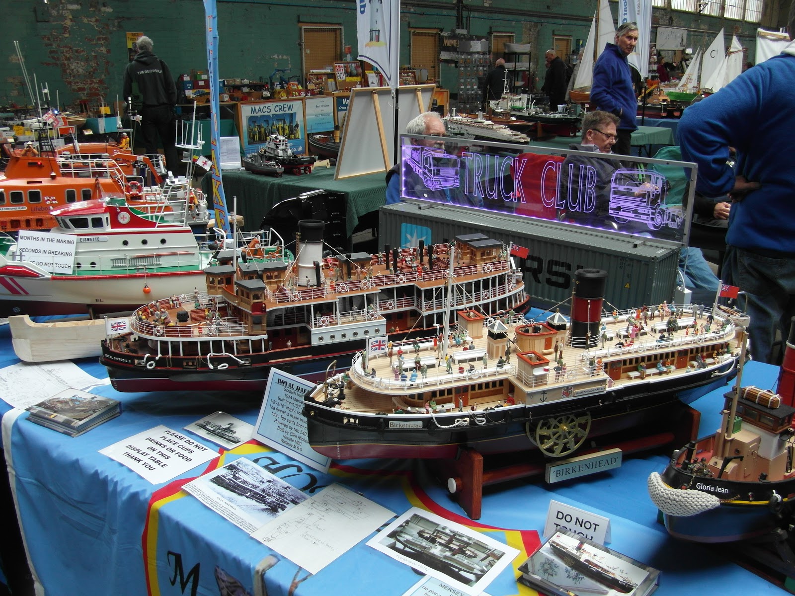 Etherow Model Boat club: Ellesmere Model Boat Show