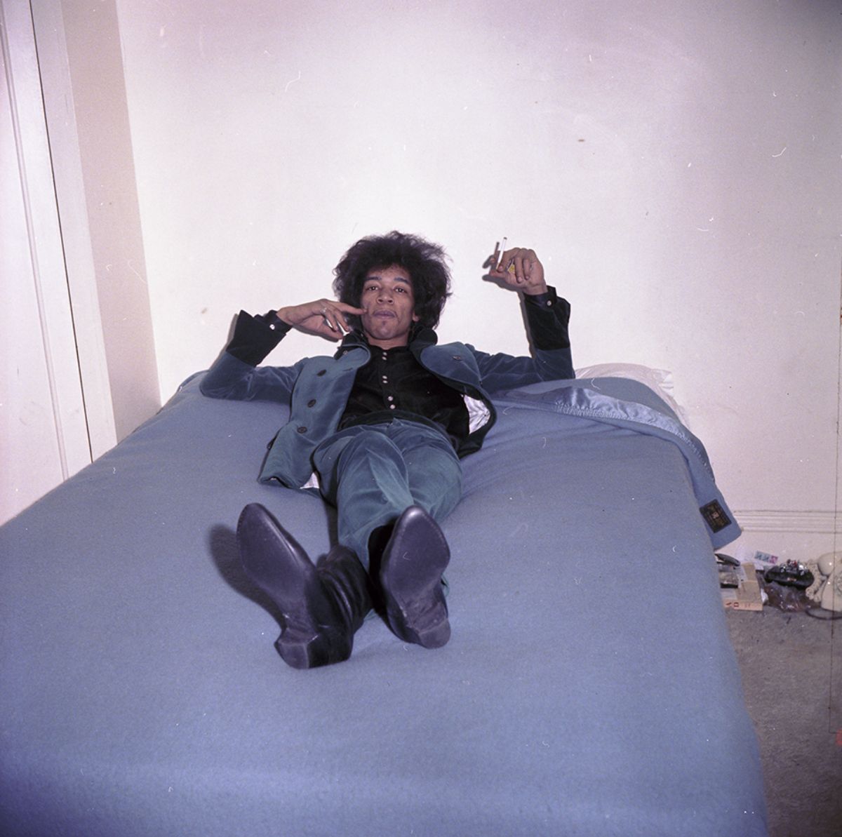 When Jimi Hendrix Rented Ringo’s Apartment: Amazing Photos Capture His ...