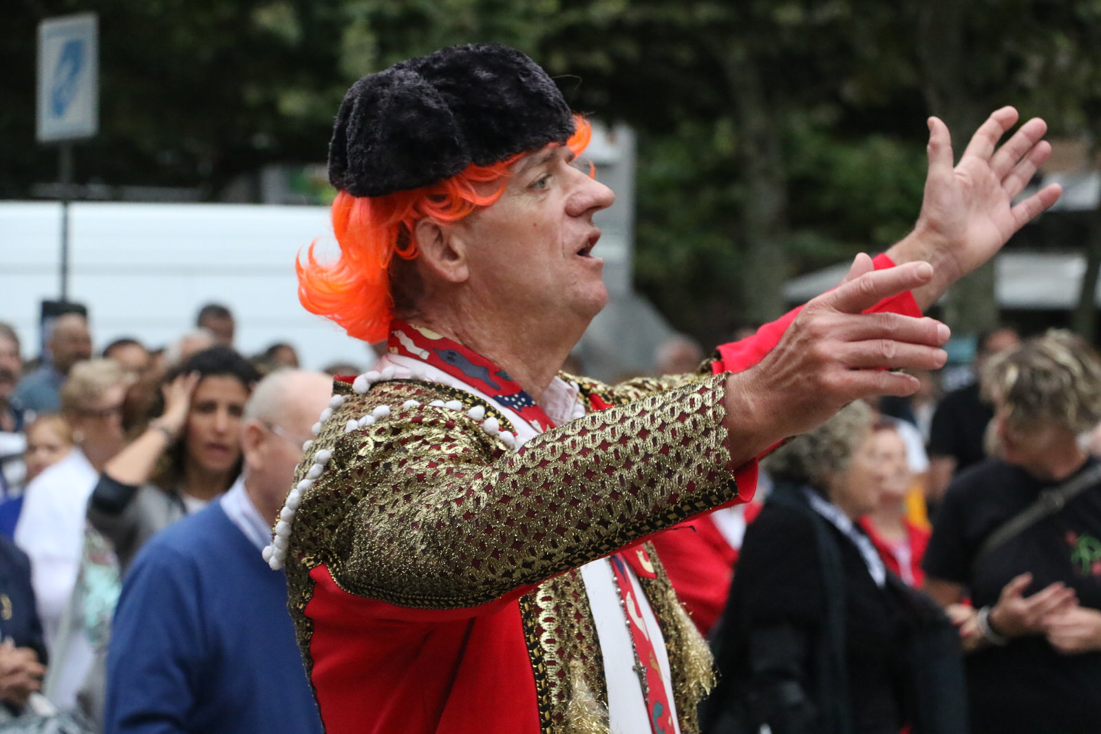 Cientos de personas despiden las fiestas de Retuerto y a su trucha jubilada