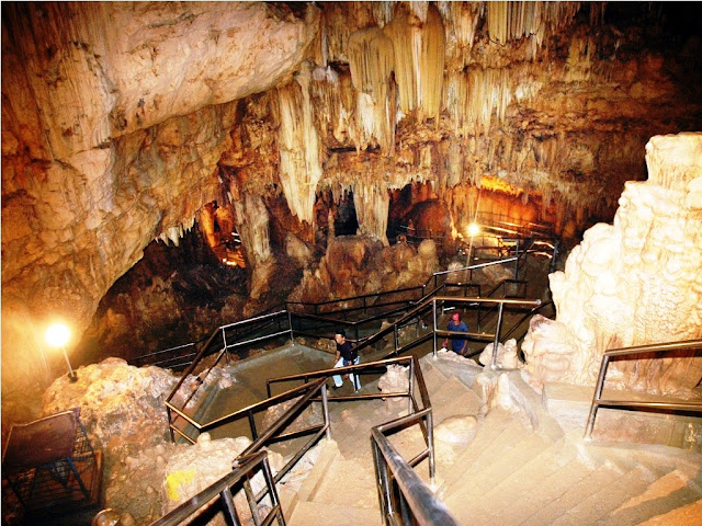 Wonderful Indonesia: Goa Gong Pacitan