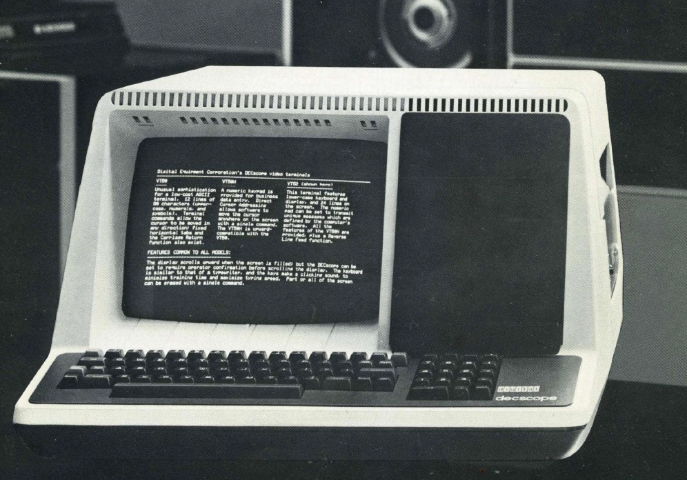 Retromobe - retro mobile phones and other gadgets: DEC VT52 (1975)