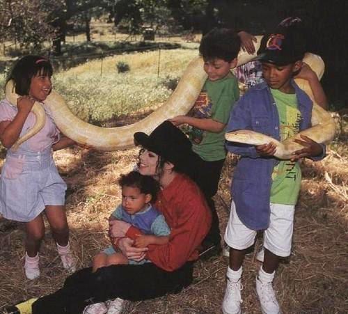 MJmyinspiration: Michael Jackson’s Female Kid Friends-photos