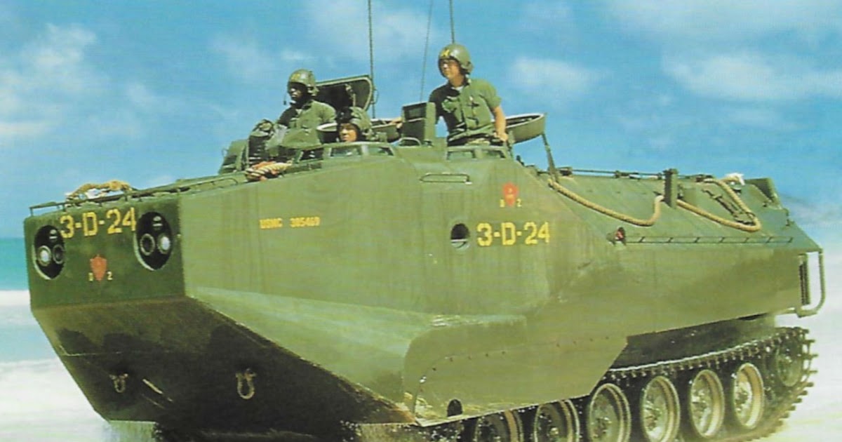 Le LVTP-7 A1 "Command Post".