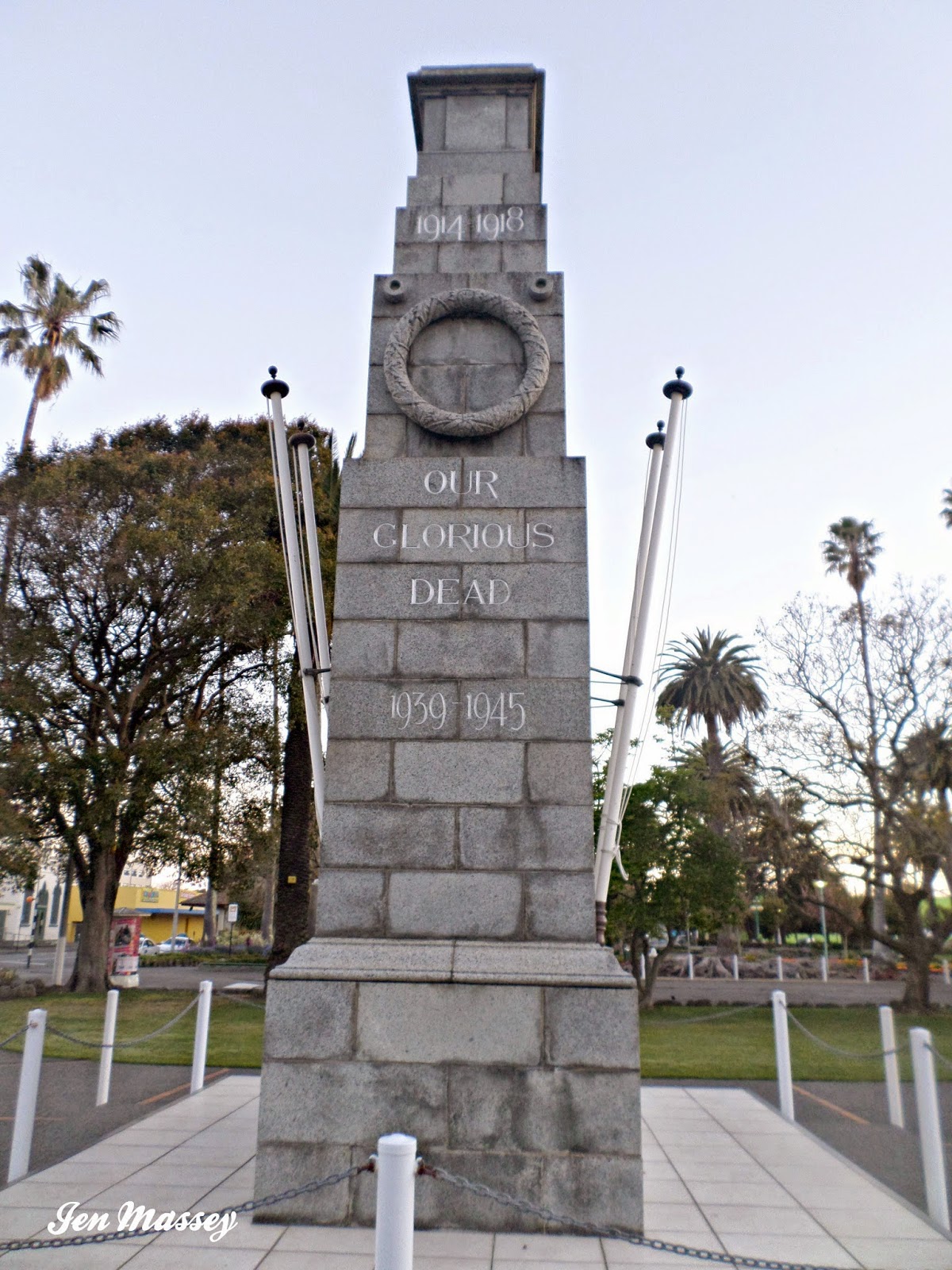 Napier Daily Photo: Memorial Square
