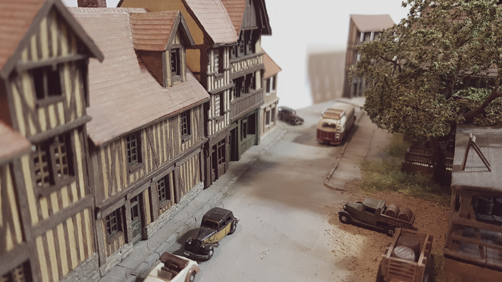 fantasy-gelaende: Modellbahn-Diorama: Die Stadt wächst weiter!