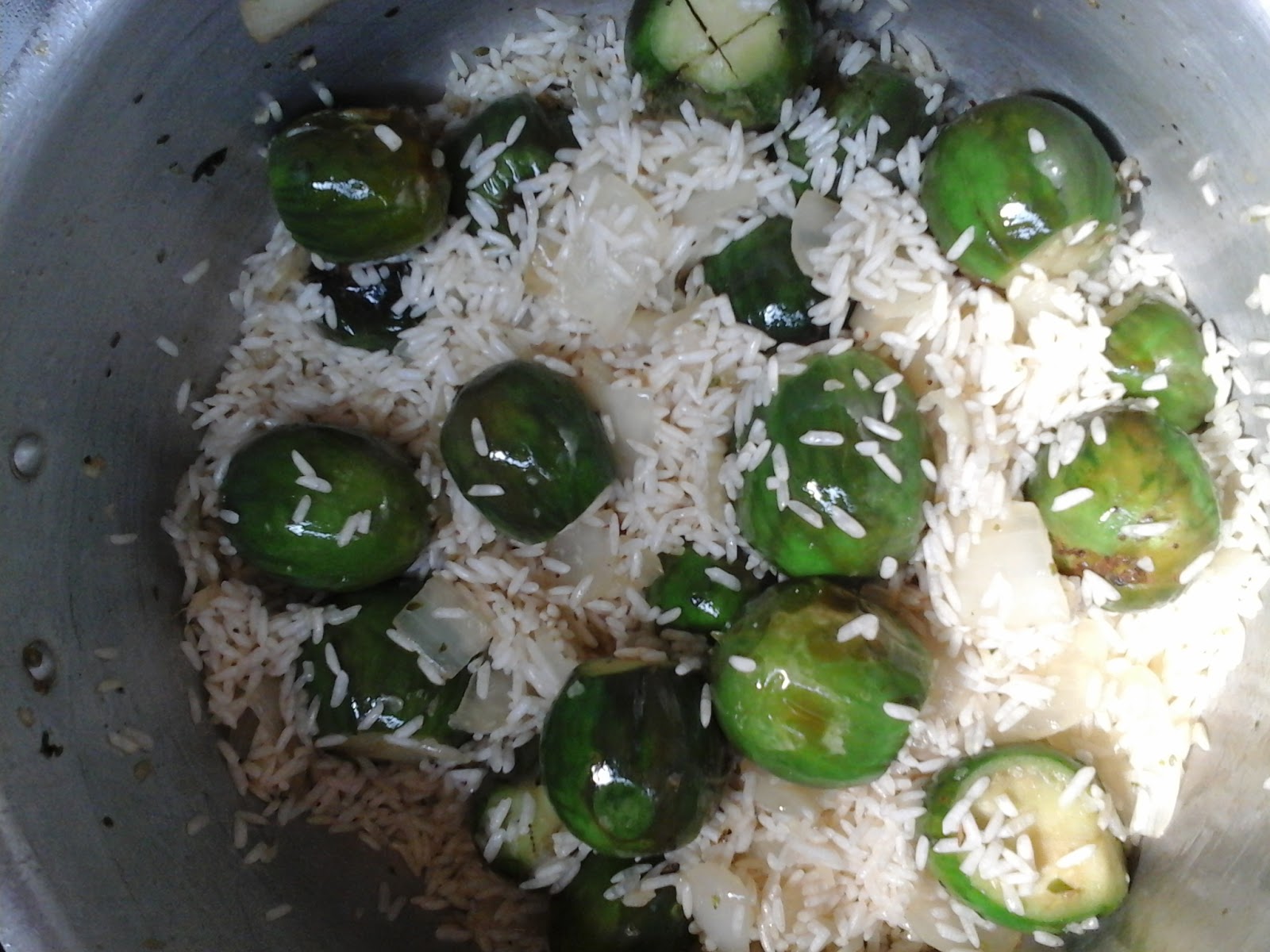 CADERNOS DE RECEITA DA DONA CARMEN: Comida Caseira Arroz com Jiló