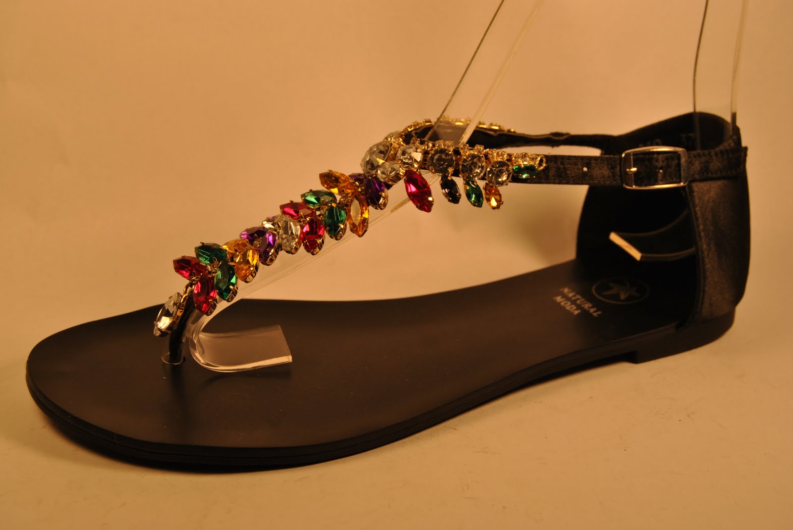 livingshoes: PEDRERÍA en sandalias planas