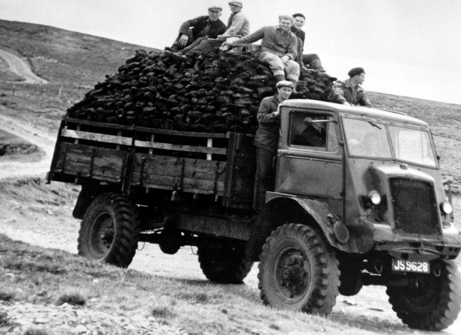 Tour Scotland: Old Photograph Truck Island Of Harris Scotland