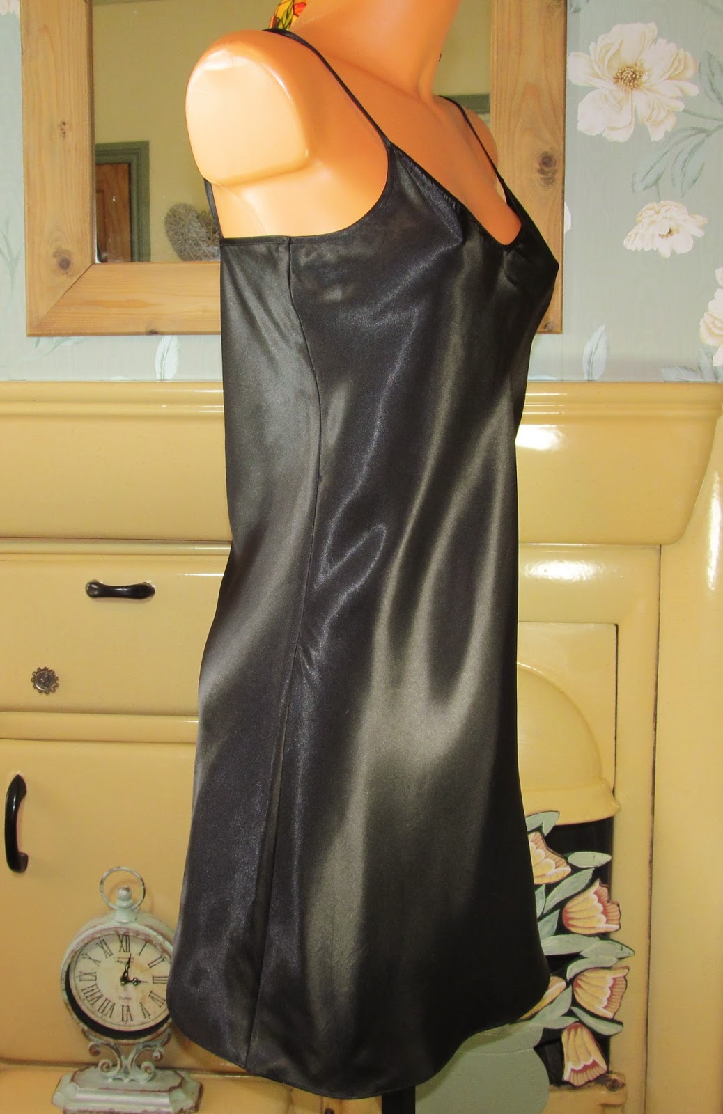 Vintage black liquid gloss slippy shiny full slip nightie gown dress S ...