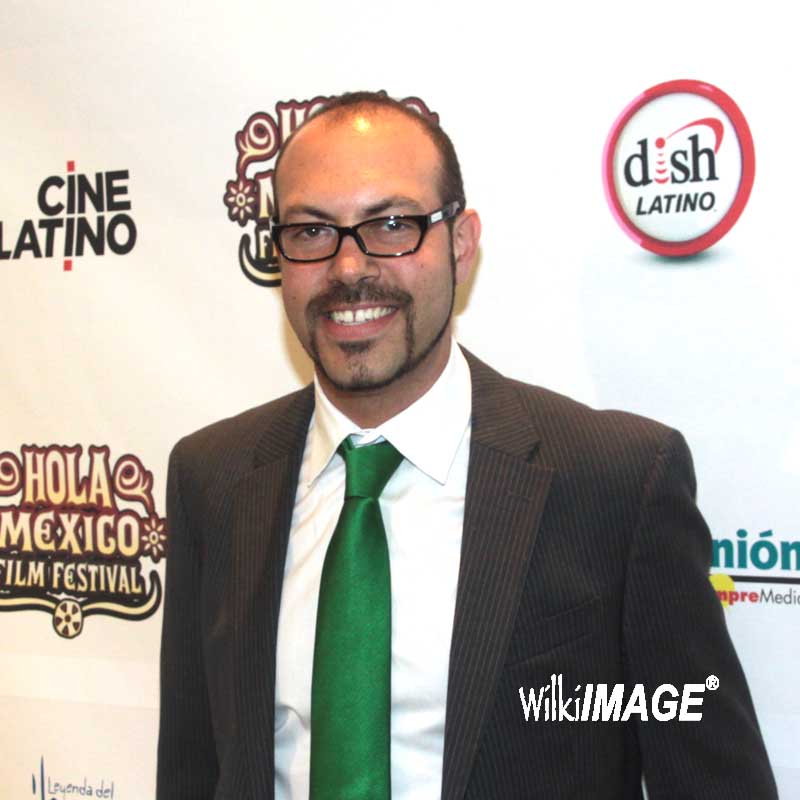 If You See Someone Without A Smile ...: May 19-25, 2011 -- HOLA Mexico ...