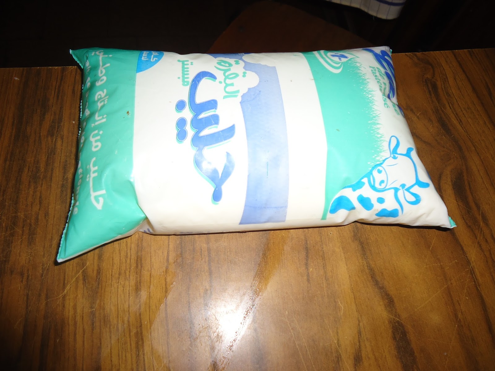 domus-wolf: Souvenir: le lait en Algérie.