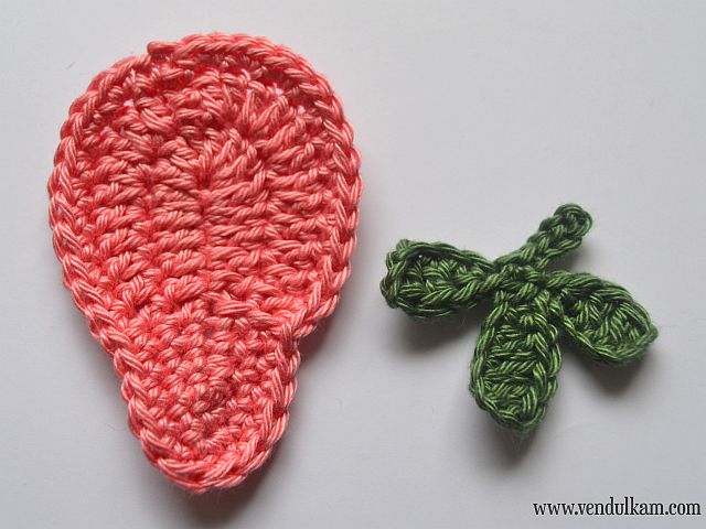 Strawberry applique - Magic with hook and needles
