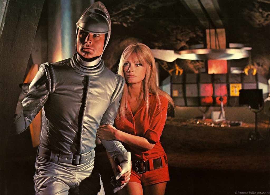 obscurendure: Review - Danger: Diabolik (1968 - Dir. Mario Bava)