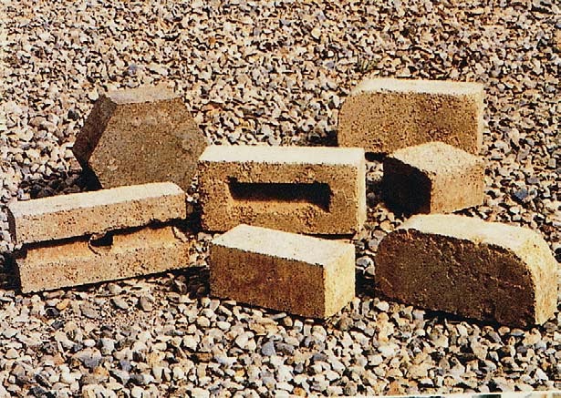 Bloques de tierra compactada no convencionales con asfalto como ...