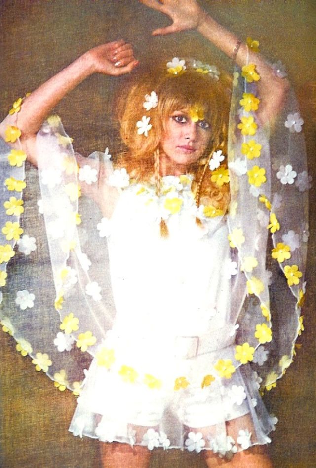 Rock's Most Beautiful Muse: 36 Rare and Fascinating Vintage Photos of a ...