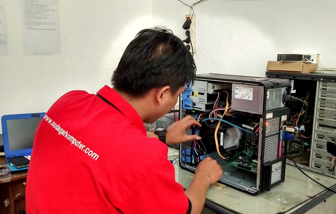 Service Komputer
