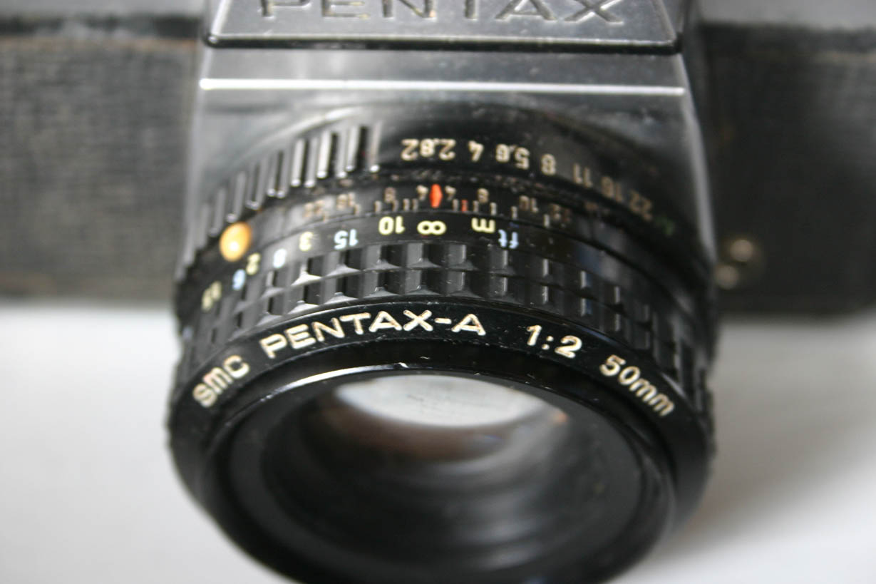 Gallery kuno: Kamera analog pentax K1000