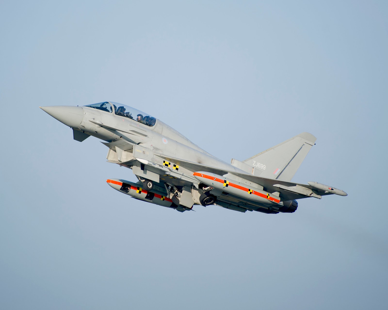 Naval Open Source INTelligence: First Eurofighter Typhoon Meteor firing ...