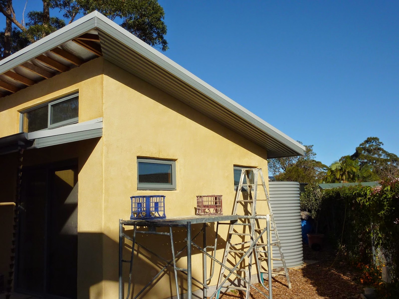 Culburra Hemp House: Corrugated Eaves Lining and Light Earth Building