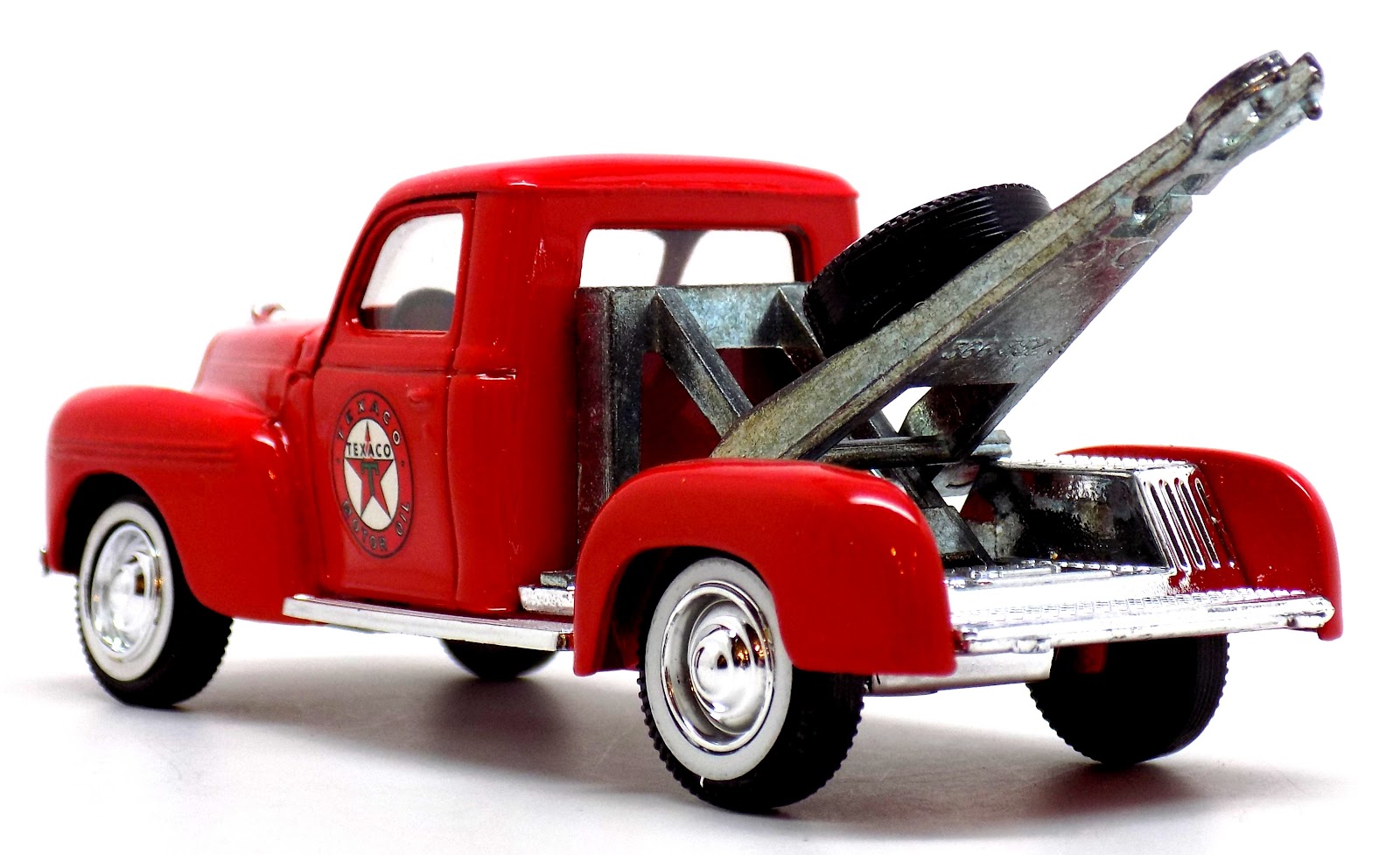 Toys and Stuff: Solido 1/43 Scale Diecast 1940 Dodge Texaco Tow Truck
