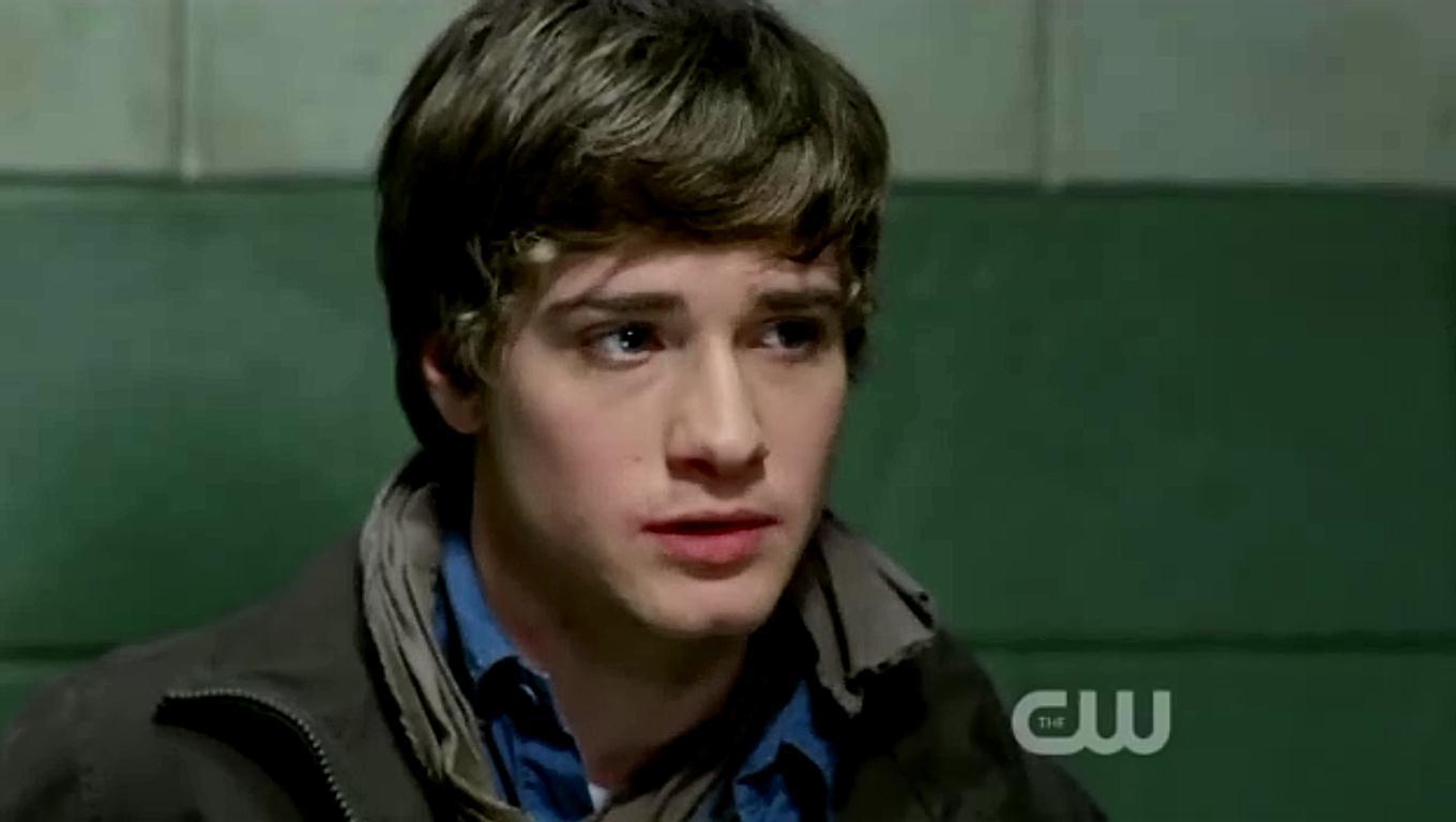 Bound Guys On TV: Travis Turner - Supernatural S06 E19 (Mommy Dearest)