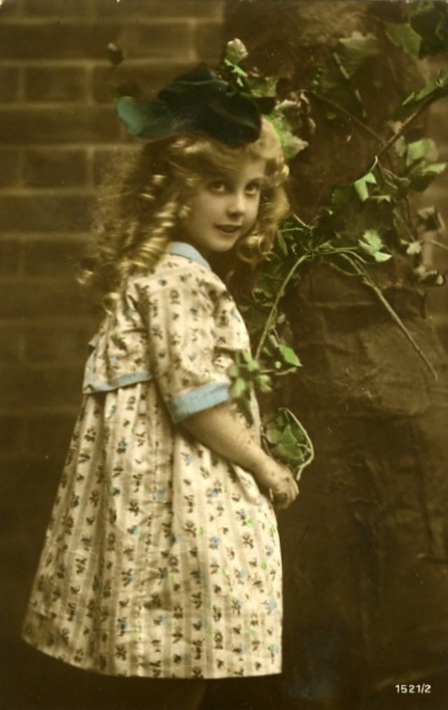 Innocent Beauty: Amazing Colorized Photos of Little Angels in the Early ...