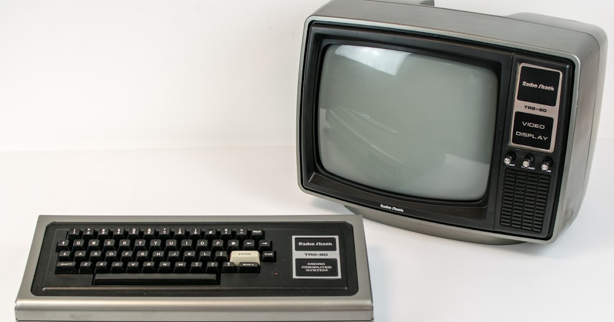Retromobe - retro mobile phones and other gadgets: TRS-80 Model I (1977)