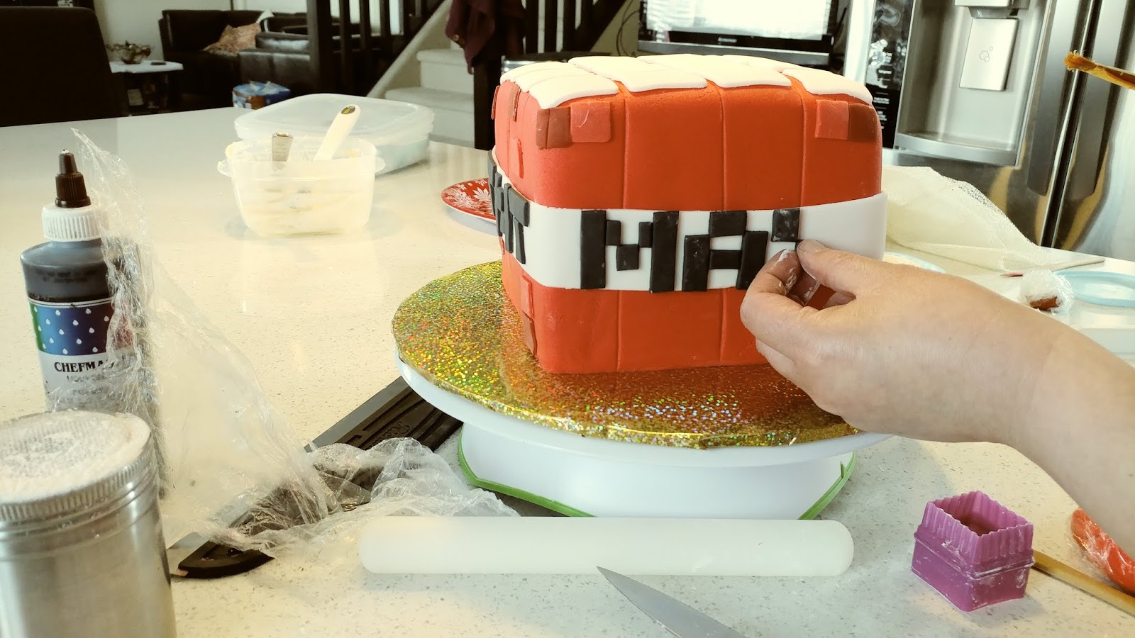 TNT Minecraft Cake