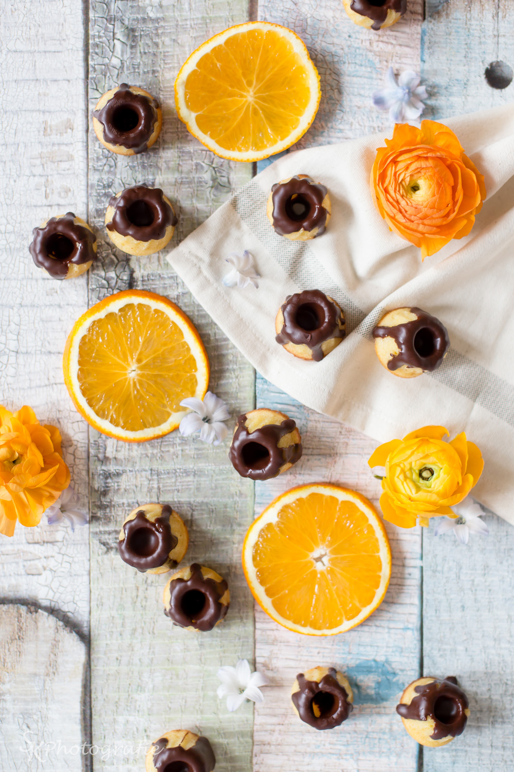 Schnelle Mini-Gugl mit Orange und Zartbitterschokolade | Alles und Anderes