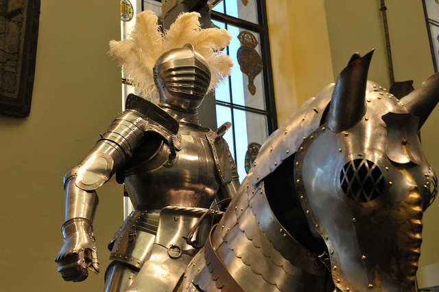 Korok csodái: Lóvértezetek Európában, a középkorban /Horse Armor in ...