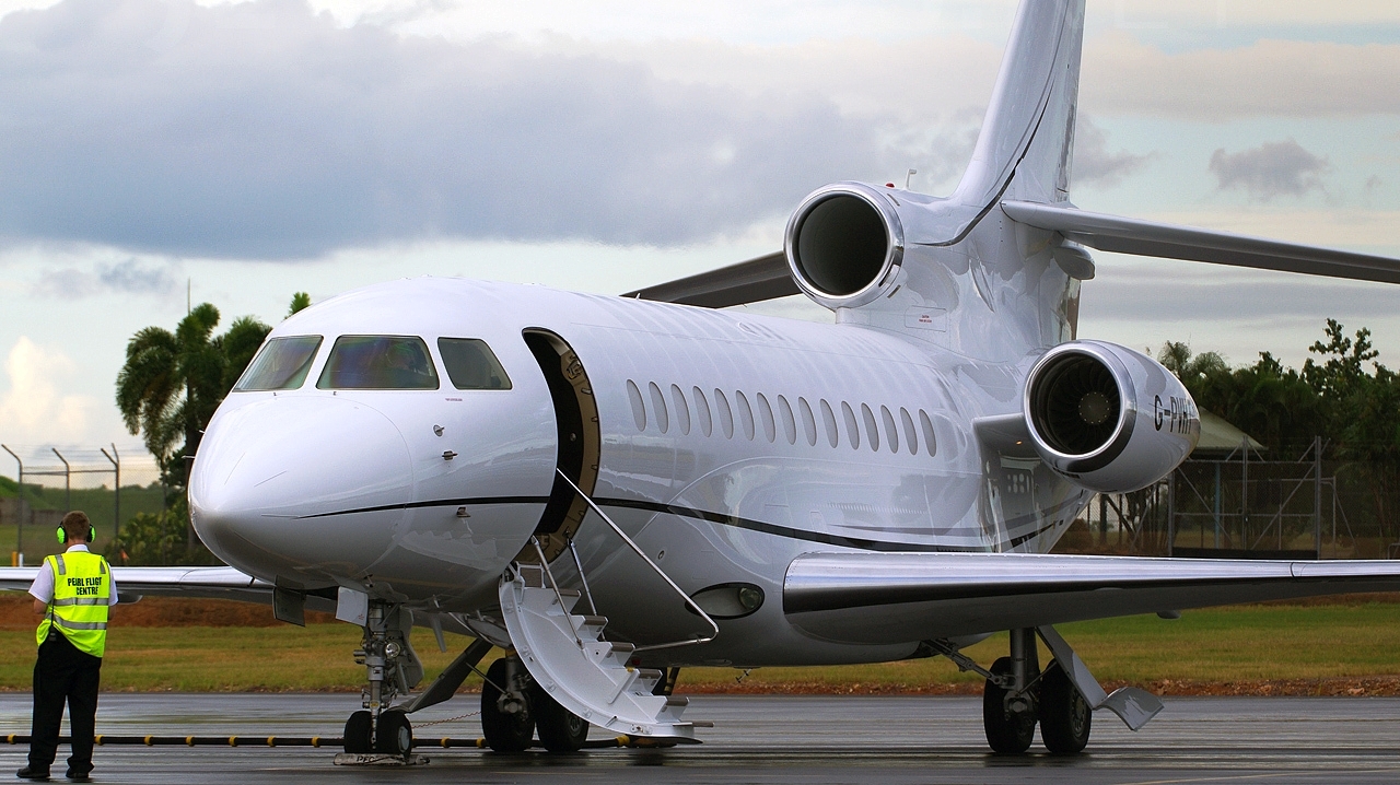 ALUTSISTA : ALAT UTAMA SISTEM SENJATA: Dassault Pitches Falcon 7X and ...