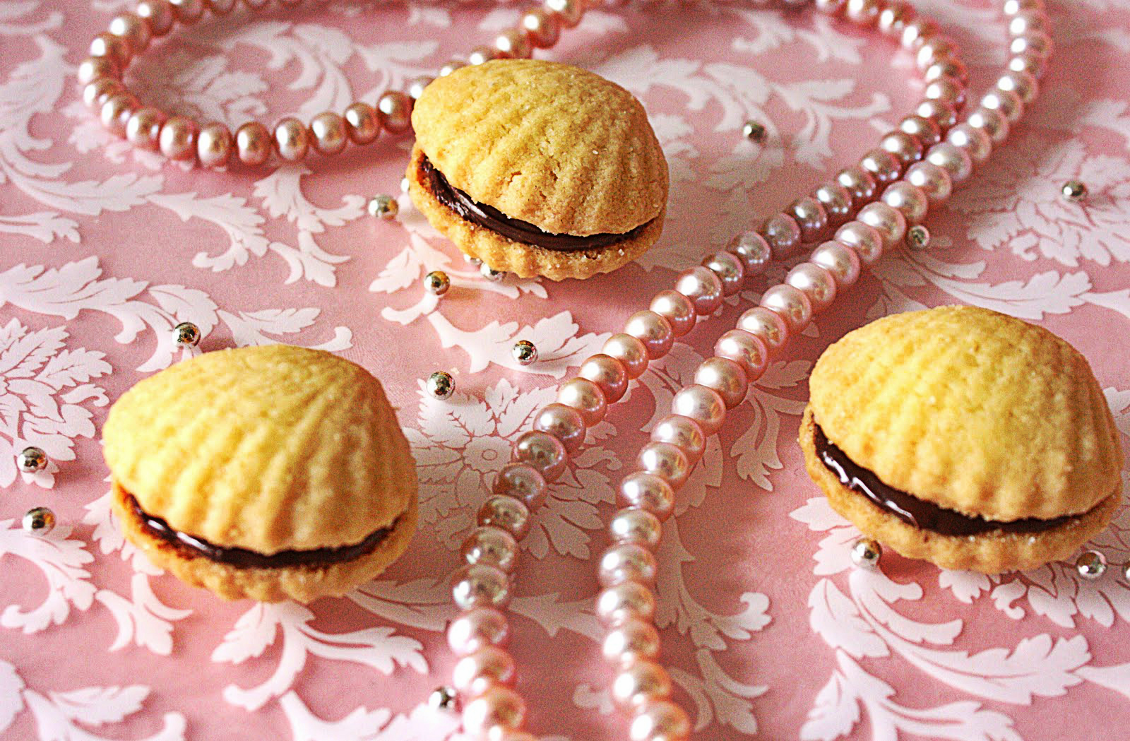 SHORTBREAD COOKIE SHELLS - CakeYep