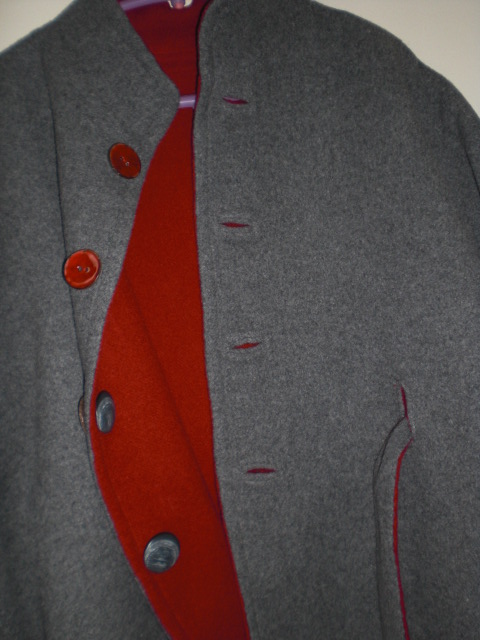Maria Sewing: Double faced cape - details