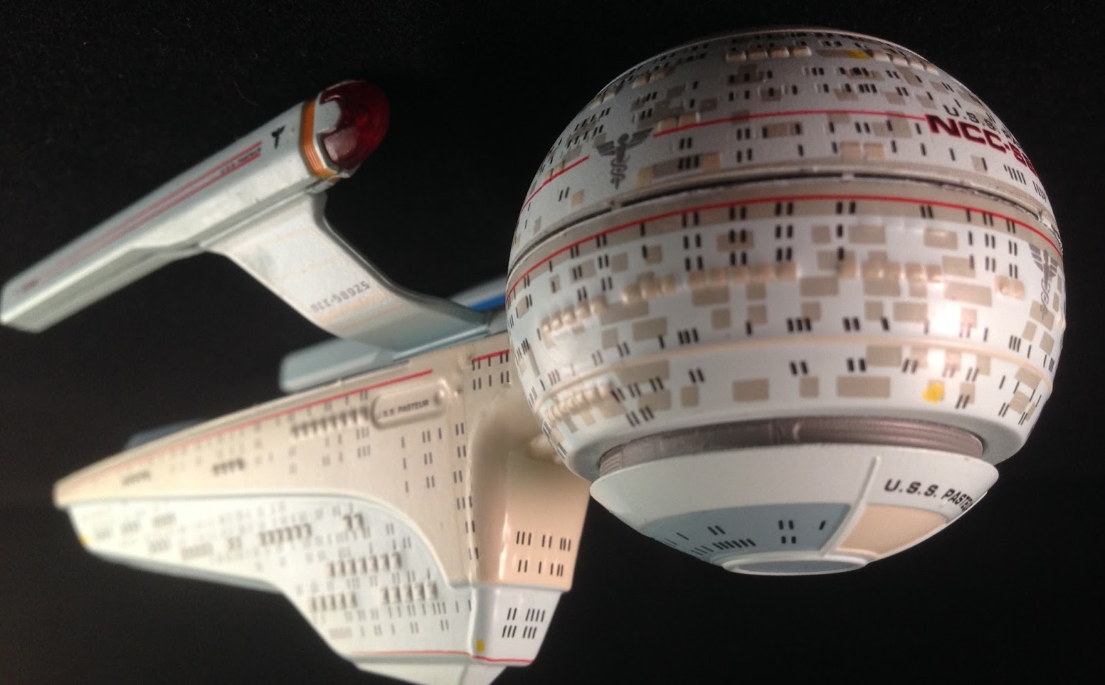 Star Trek Tafelrunde "Hermann Darnell" Potsdam Babelsberg: Eaglemoss 42 ...