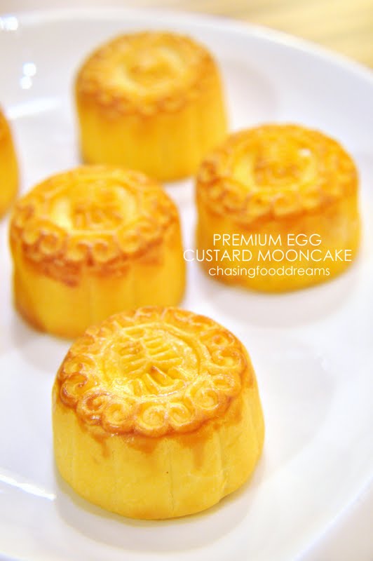 CHASING FOOD DREAMS: Hong Kong Mei-Xin (MAXIM) Mooncakes: Bringing in ...