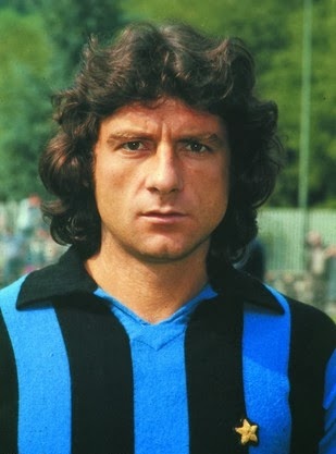 Sin borceguíes no hay fútbol: Mario Bertini "El marcador de Pelé en la ...