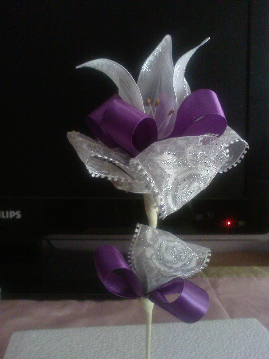 gubahan hantaran hati: contoh bunga pahar atau bunga telur dip.