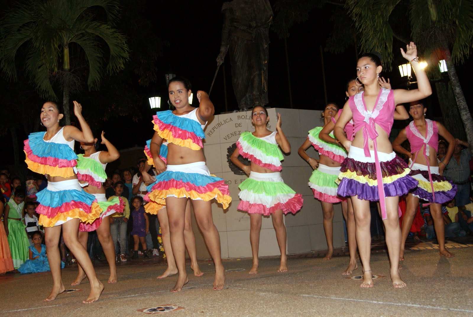 Con iniciativas grupales y municipales se festejo el Día de la danza