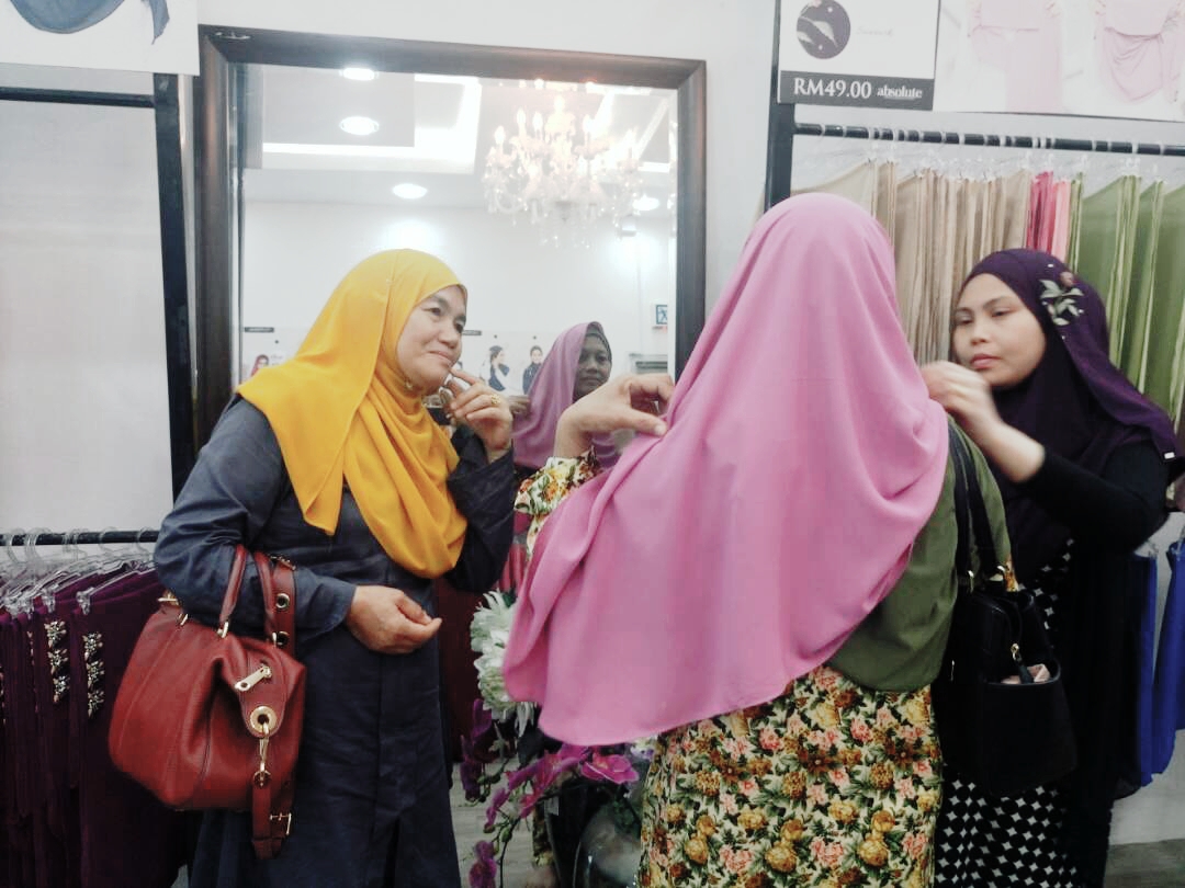 Menarik berbelanja di Bangi Sentral Butik tudung Absolute and Butik ...