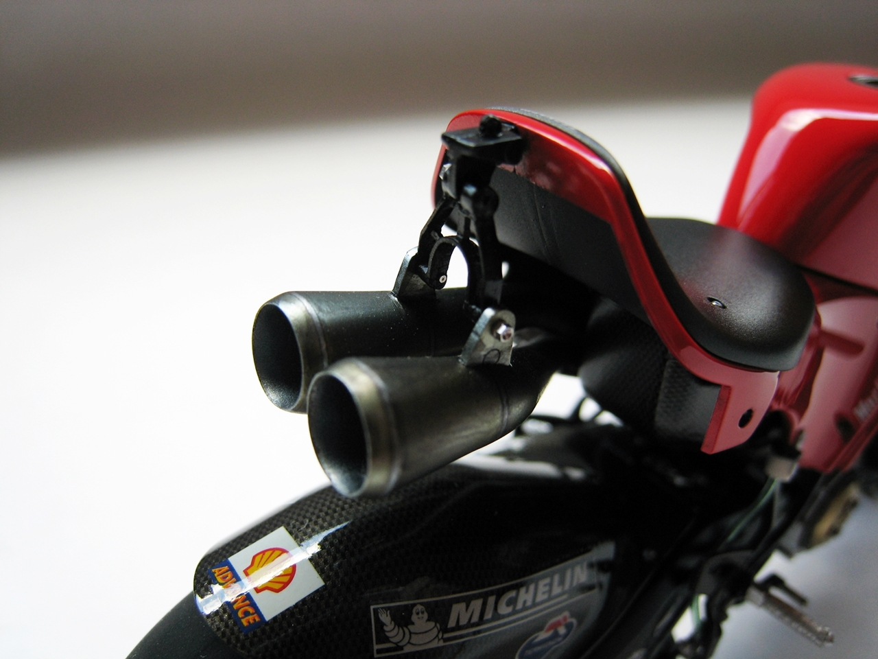 1/12的世界：DUCATI Desmosedici GP4 by 盧彥文