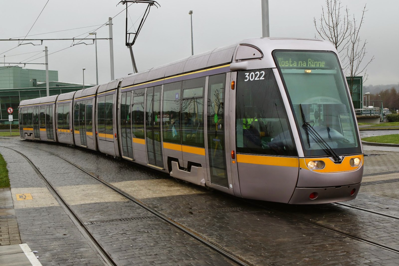 Richard's Tram Blog: DUBLIN LUAS AT EASTER 2015 - Luis Vieira