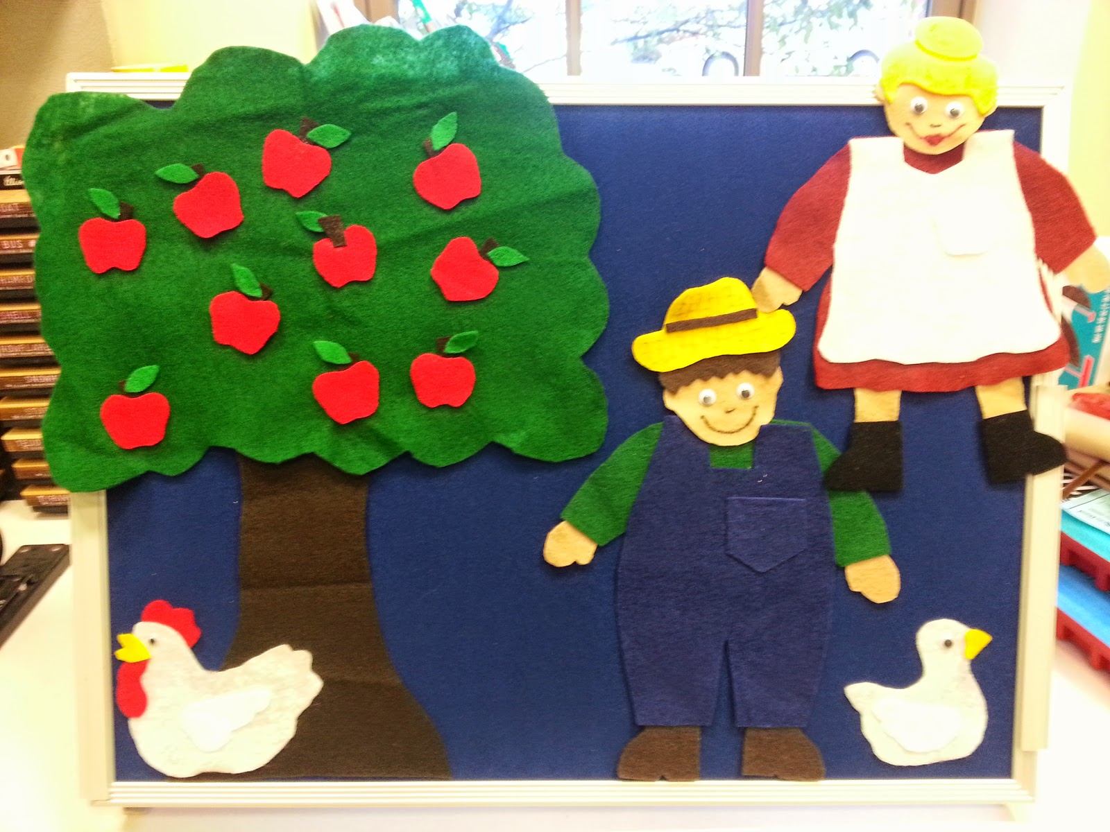 Literary Commentary: Flannel Friday: Ten Red Apples by Pat Hutchins