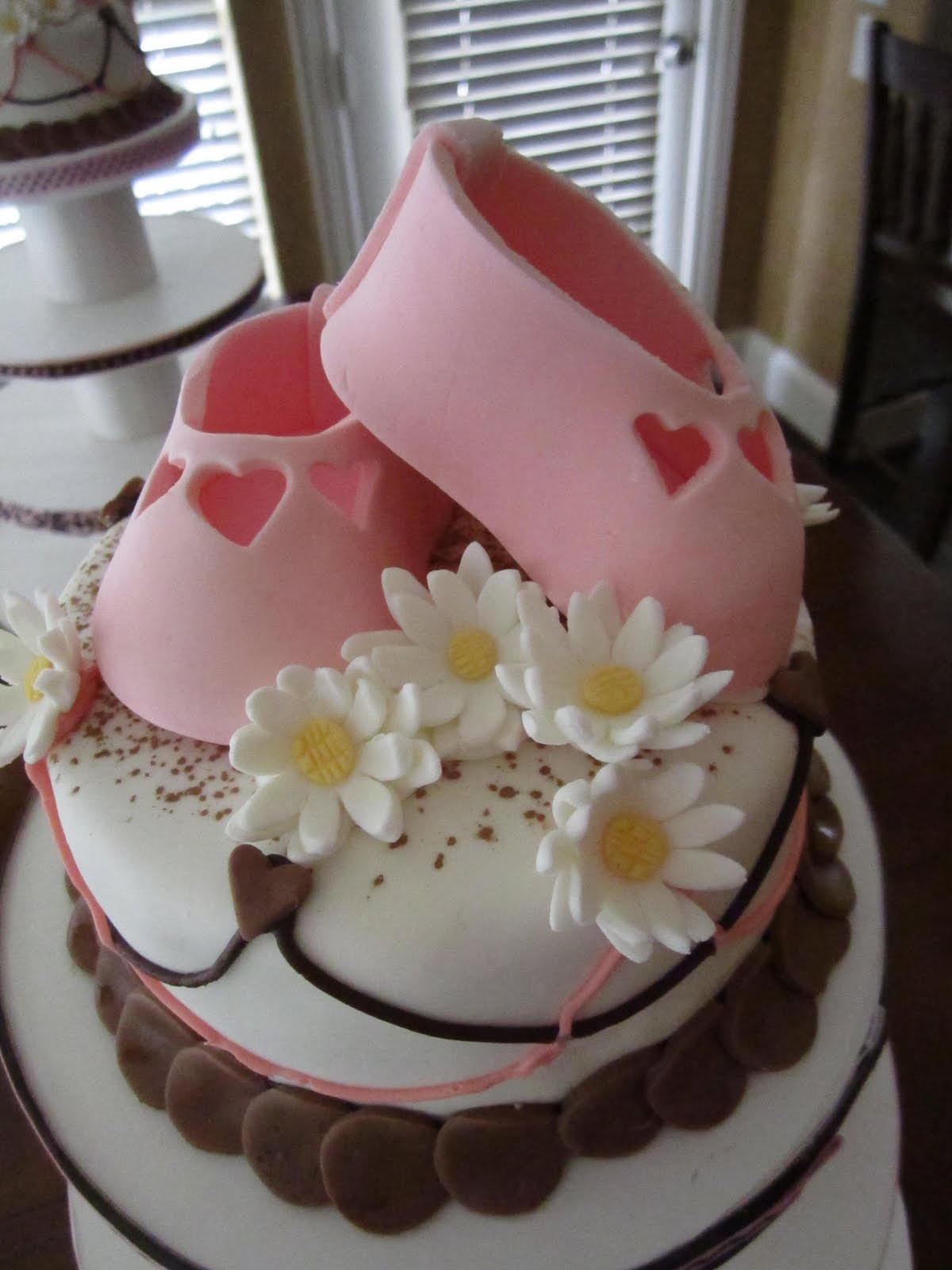 Frosted Insanity: Welcome to the world little one... baby shower cake