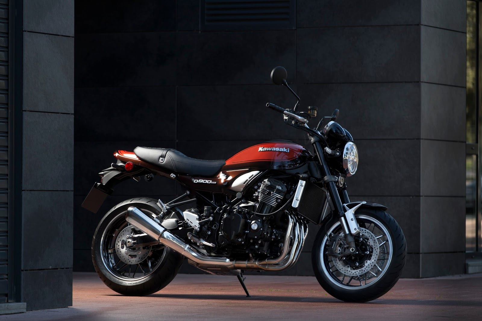 Racing Cafè: Kawasaki Z900 RS 2018 #2