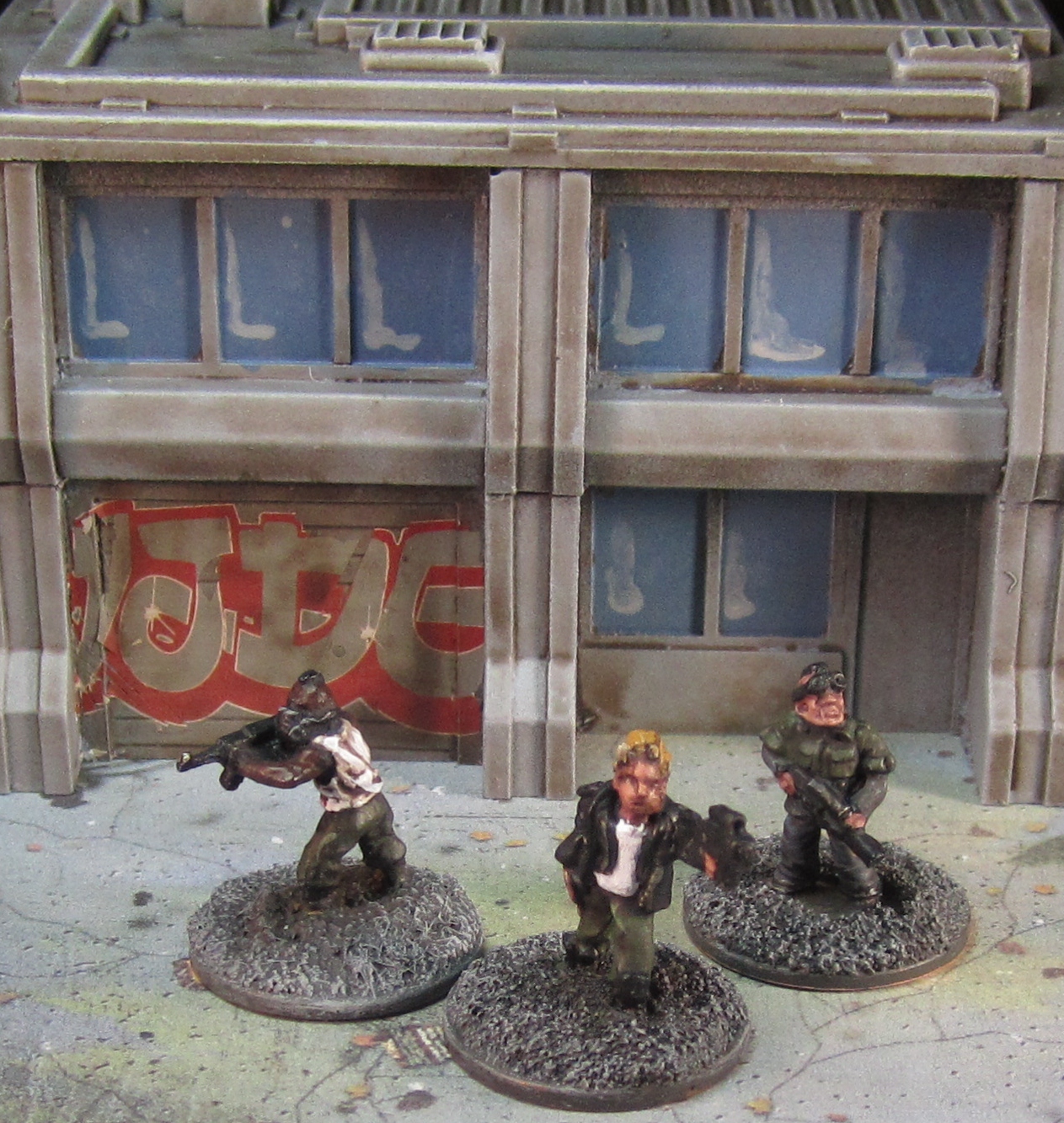 ClearHorizon 15mm Scale Miniatures Blog: 15mm Shadowrun Miniatures