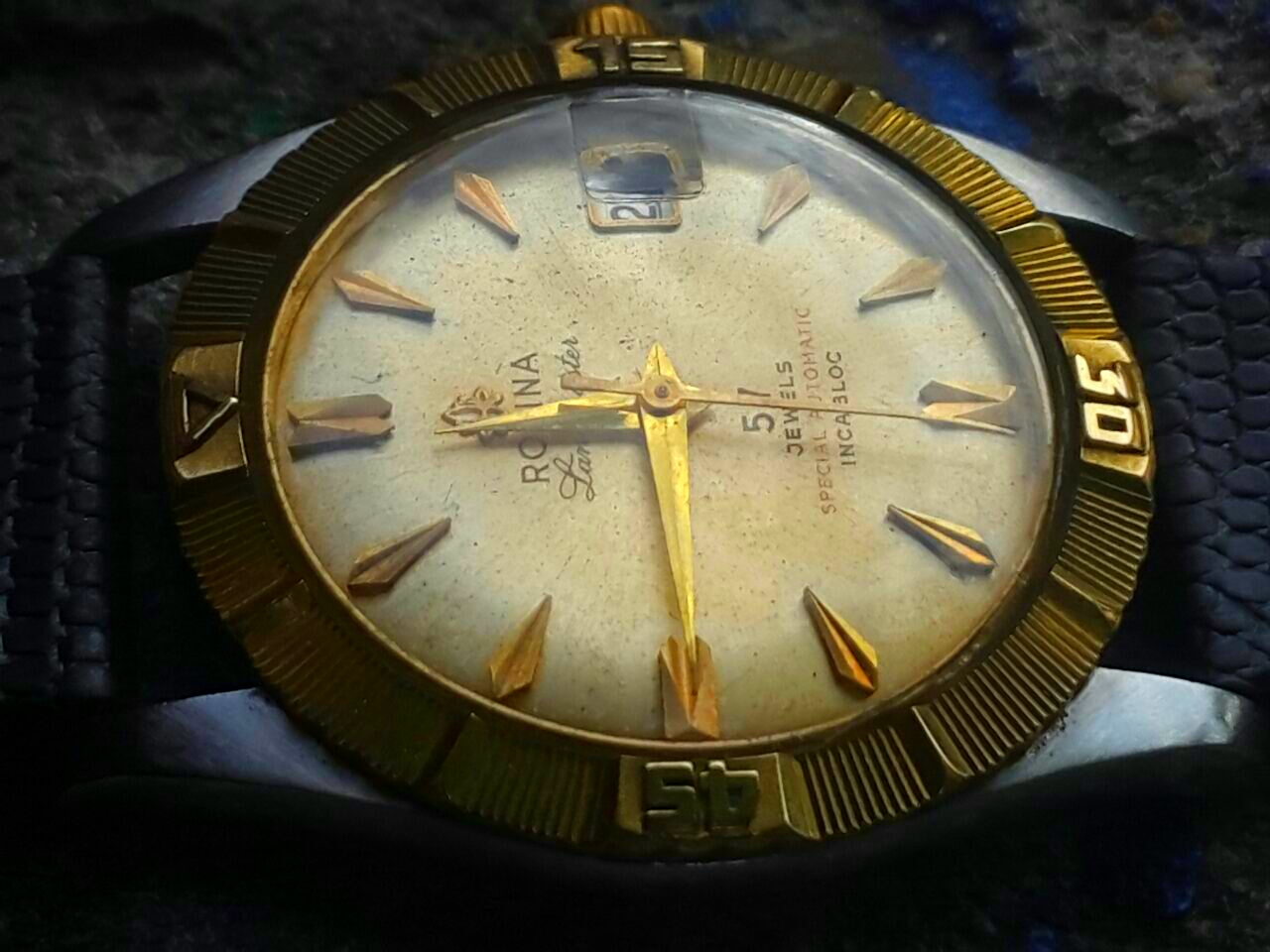 Azzam Vintage: Rofina