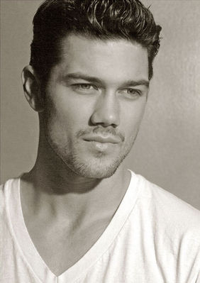 Eyecons: MODEL MONDAY: RYAN PAEVY