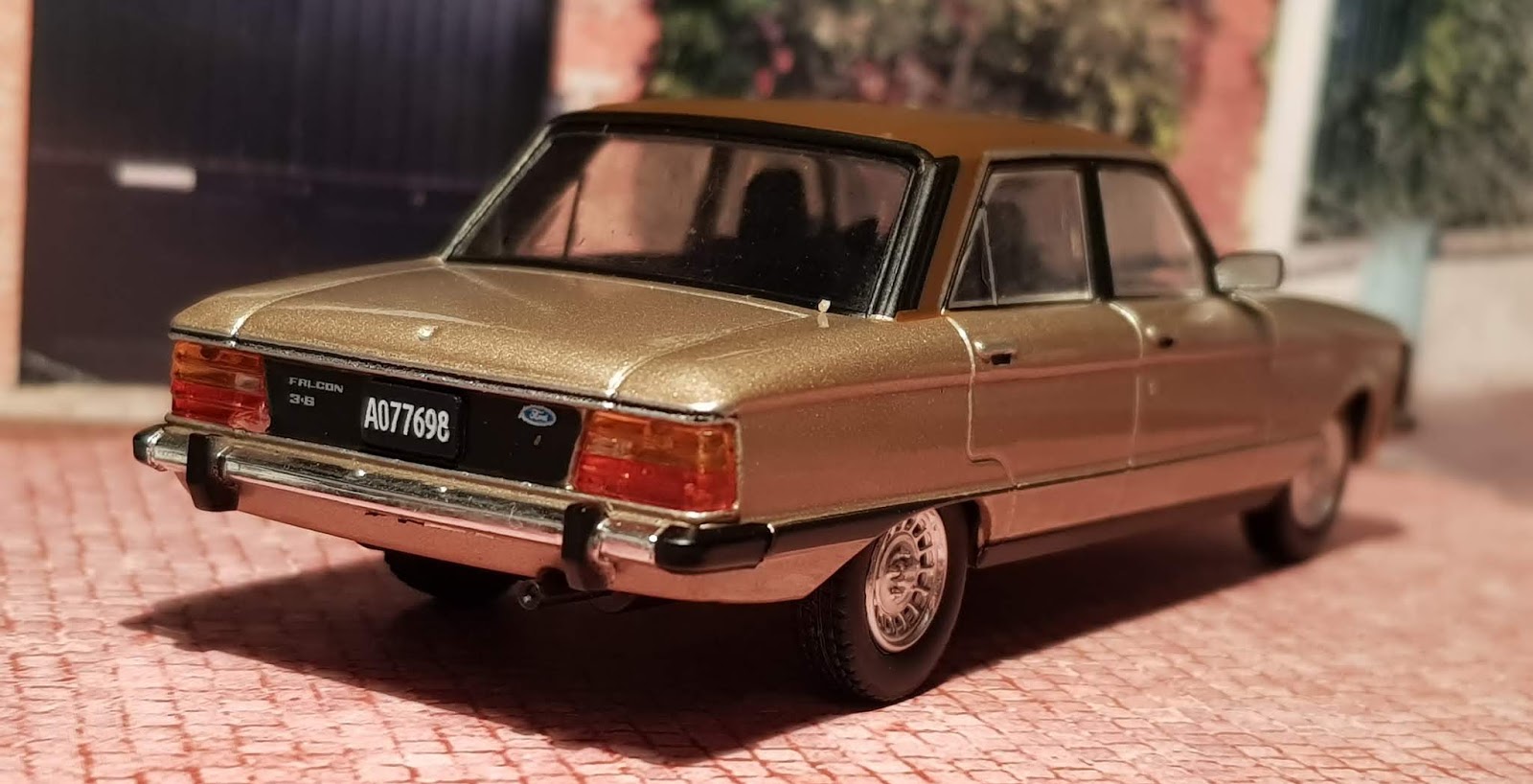 RetroAutosEnEscala: FORD FALCON GHIA (1982)