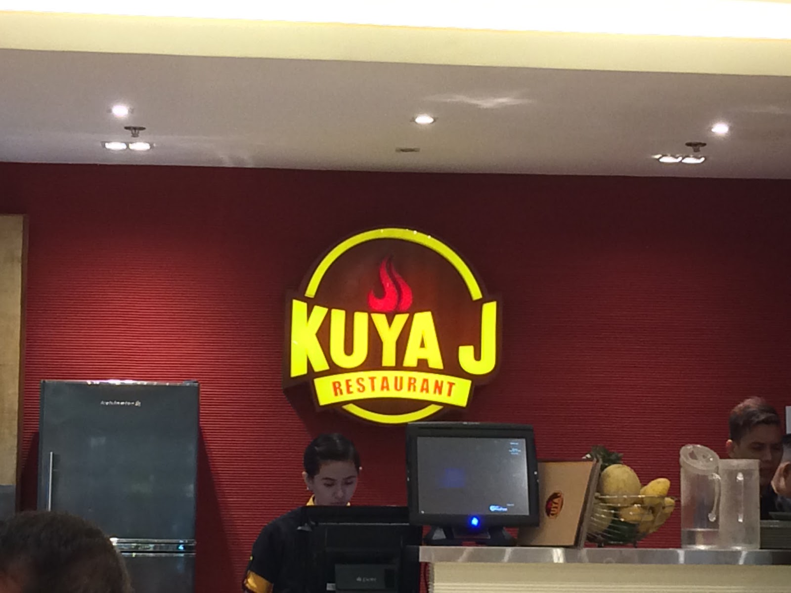 She's The Mom: Kuya J Restaurant Food Review