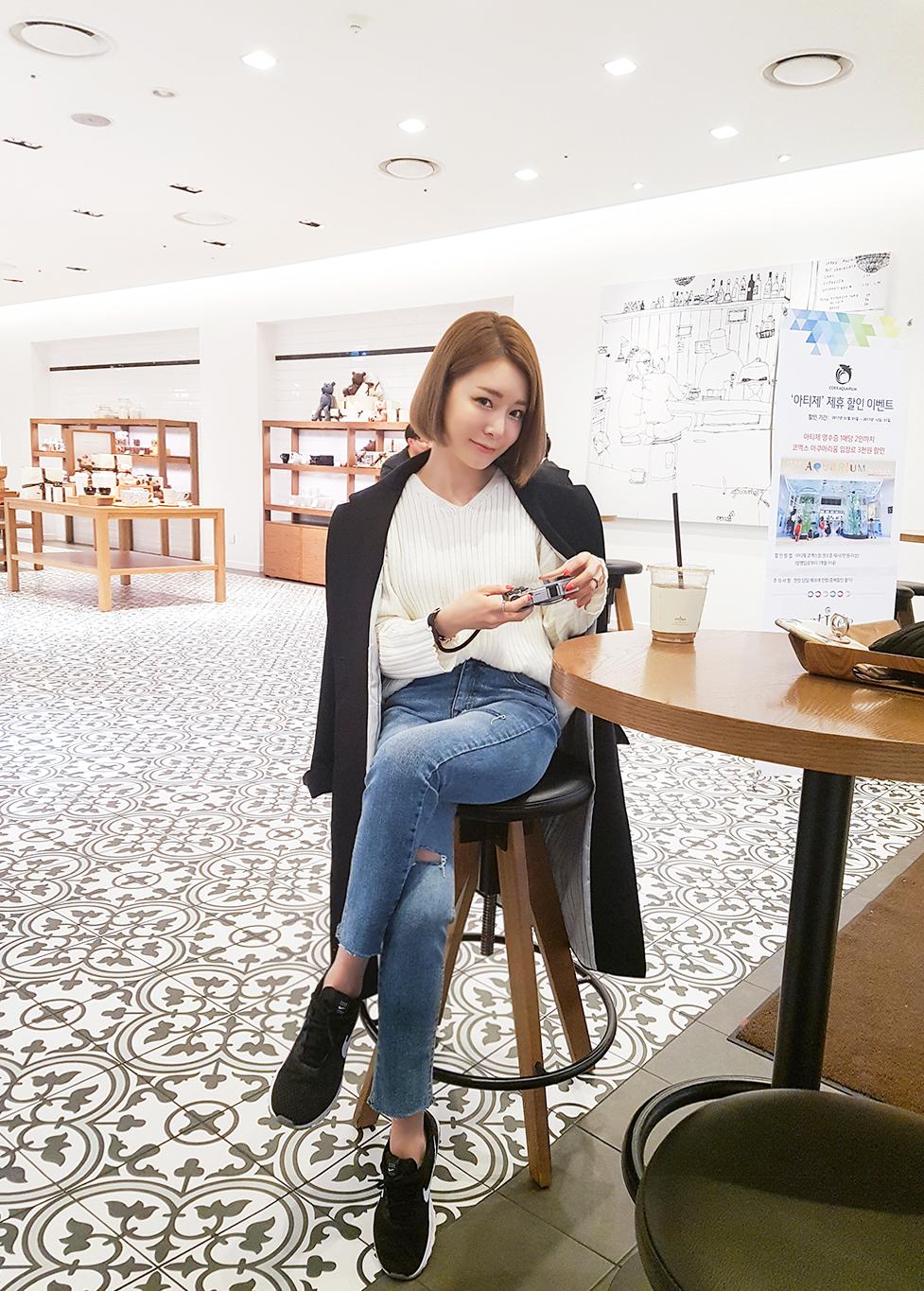 Korean-Model-2017-2-Shin.So.Jung